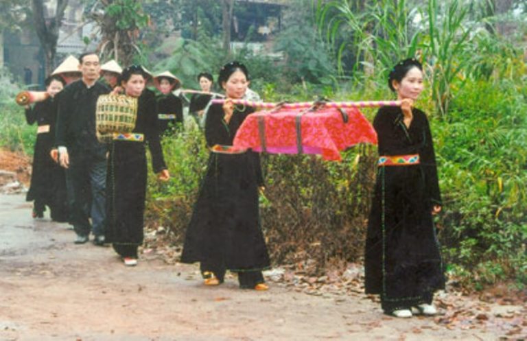 Meet the Tay People – Sapa Clay House